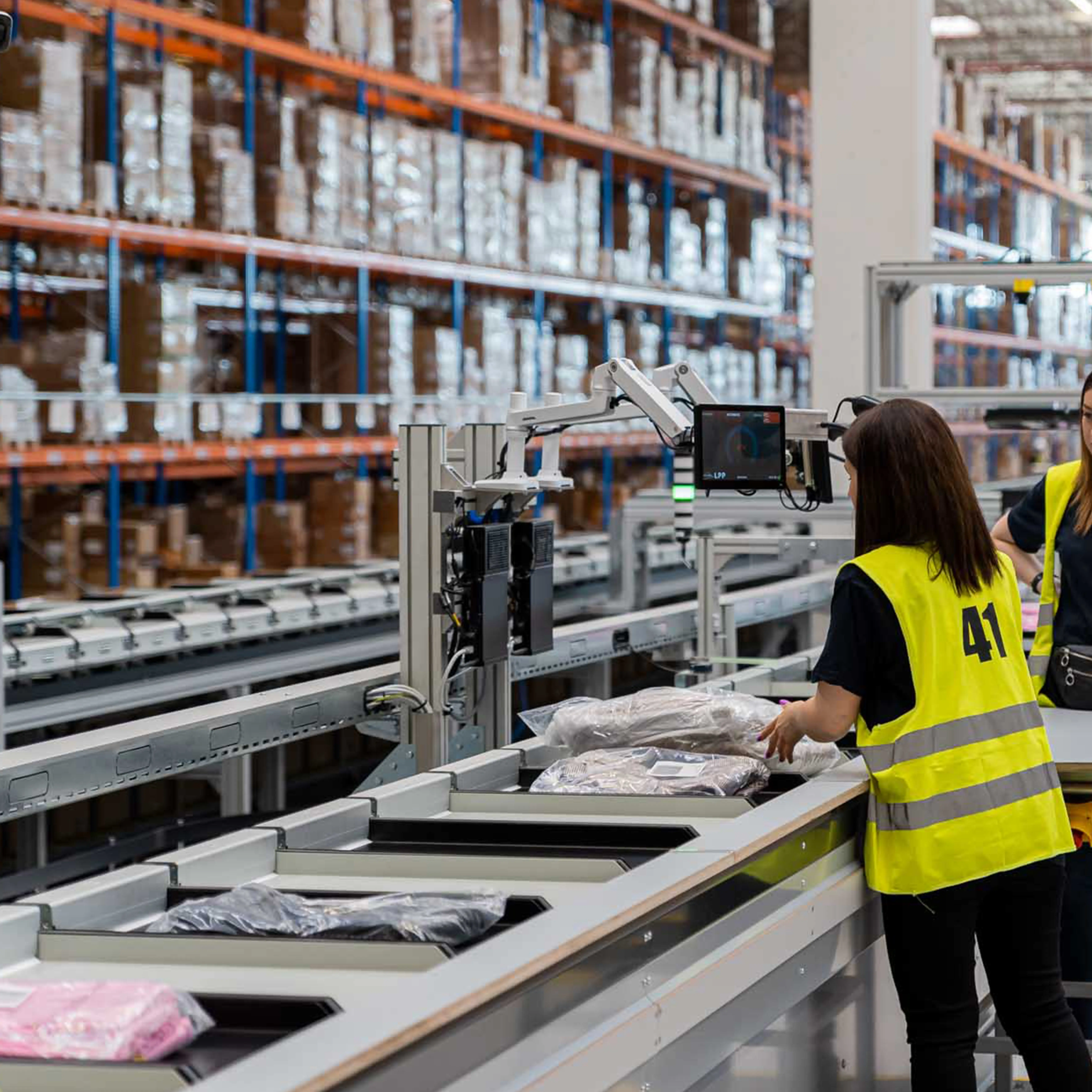 Push Tray Sorting Solution | DistriSort